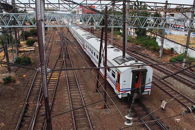 TAMBAHAN UNIT KERETA API