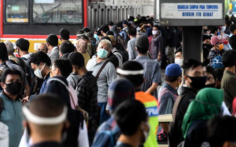 KEPADATAN PENUMPANG KRL