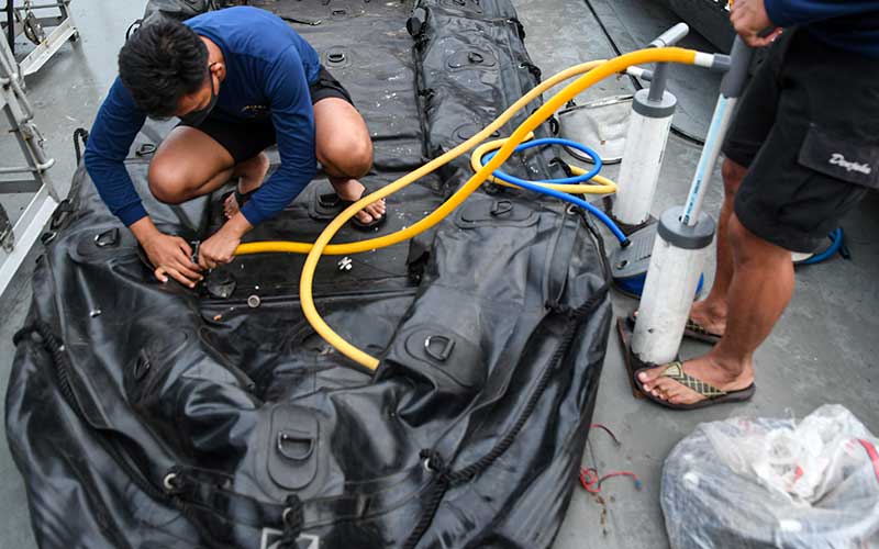 Pencarian Pesawat Sriwijaya Air SJY 182 di Perairan Kepulauan Seribu ...