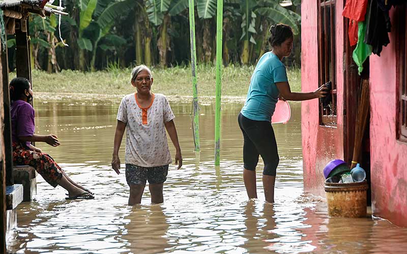 Puluhan Rumah Terendam Banjir Akibat Luapan Kali Bekasi