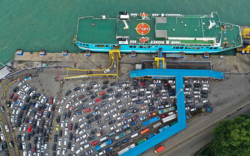 H-3 Lebaran, Begini Kondisi Antrean Kendaraan Pemudik di Pelabuhan Merak