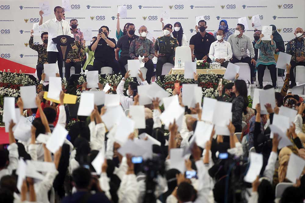 Presiden Jokowi Bagikan NIB Perseorangan Kepada 2.500 Pelaku UMKM