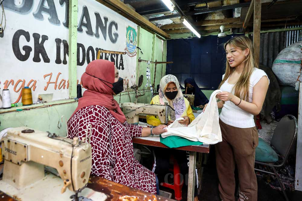 Our Reworked World Kampanyekan Slow Fashion Untuk Mengurangi Limbah Tekstil
