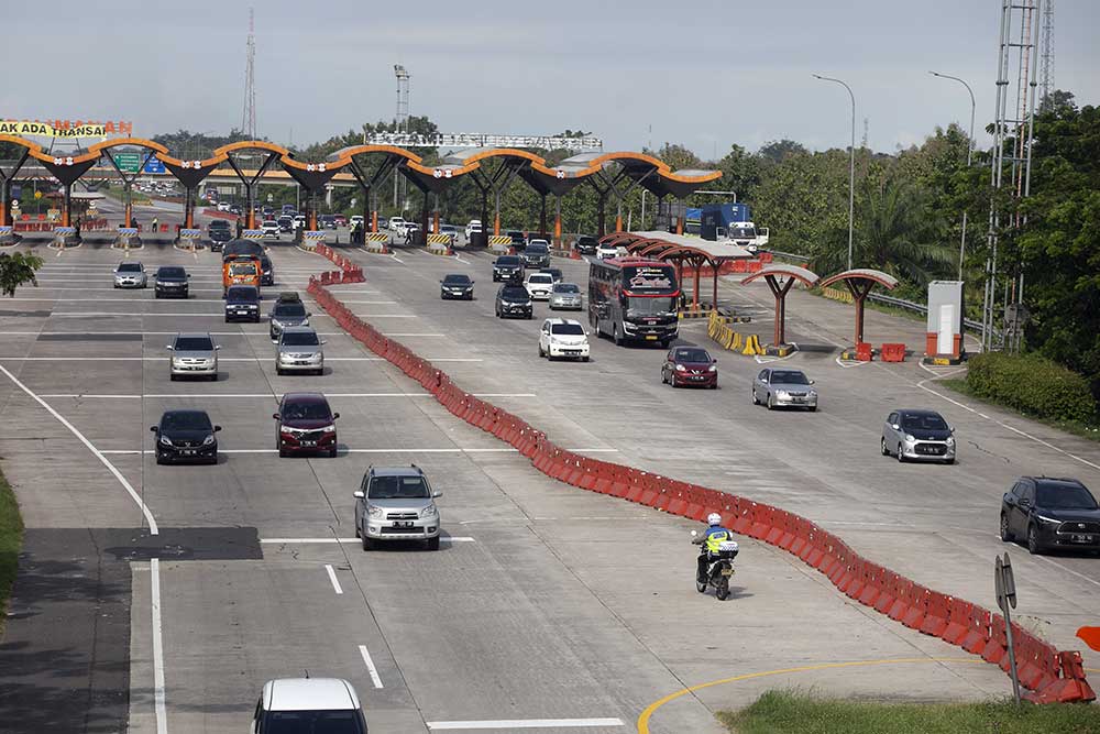 Pemudik Arus Balik Mulai Padati Jalan Tol Cipali, Korlantas Polri Berlakukan Sistem One Way