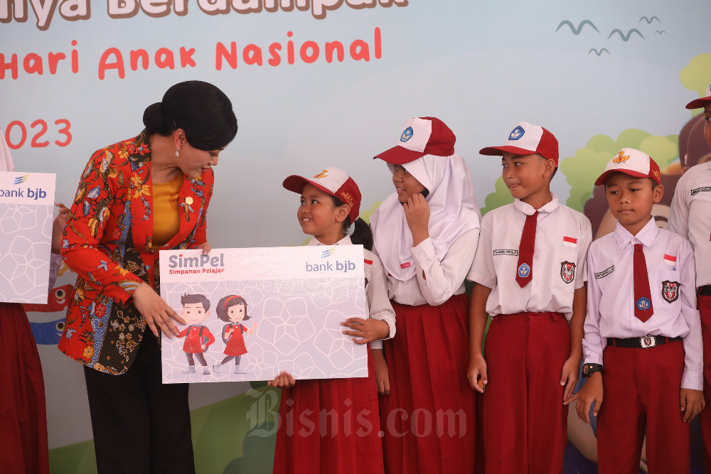 OJK Gelar Edukasi Keuangan Bagi Pelajar Bertema Ayo Menabung OJK Gelar Edukasi Keuangan Bagi Pelajar Bertema Ayo Menabung