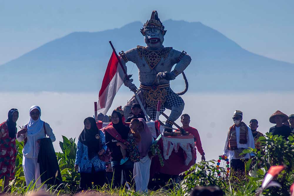 Kirab 1.000 Tumpeng Masyarakat Desa Selo di Lereng Gunung Merbabu