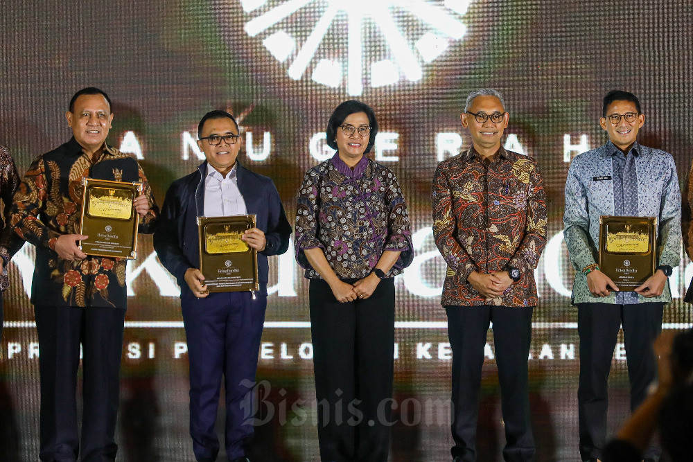 Menkeu Sri Mulyani Serahkan Penghargaan Anugerah Reksa Bandha
