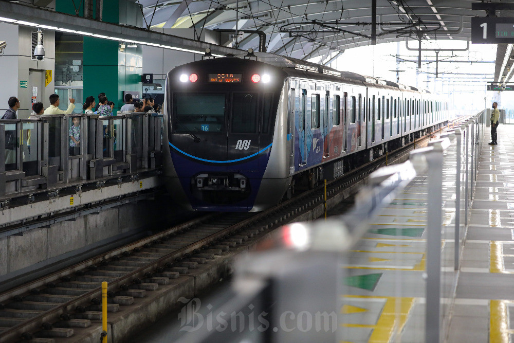 Jumlah Penumpang MRT Jakarta Pada Juli 2024 Mencapai 124.657 Orang Per Hari