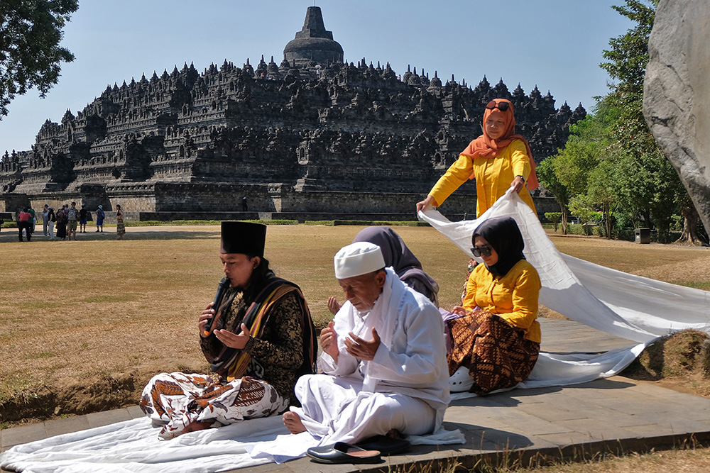 Ritual Suluh Papadang Kapitayan di Borobudur