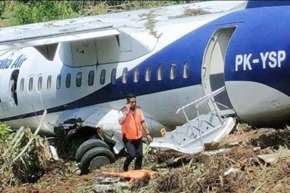 Pesawat Trigana Air PK YSP ATR 42-500 Tergelincir