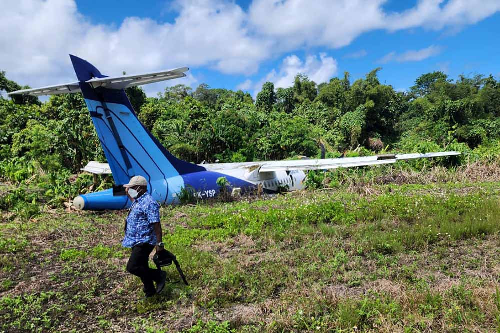 Pesawat Trigana Air PK YSP ATR 42-500 Tergelincir