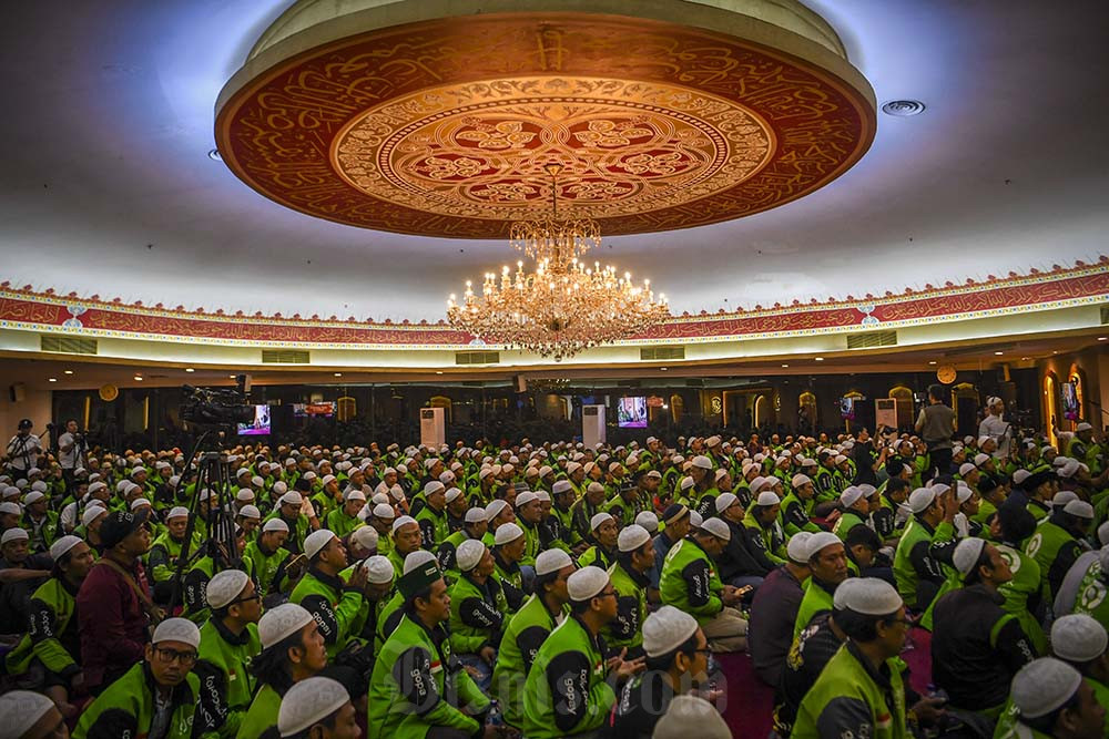 Doa Bersama dan Kirab Peringatan Maulid Nabi di Tanah Air