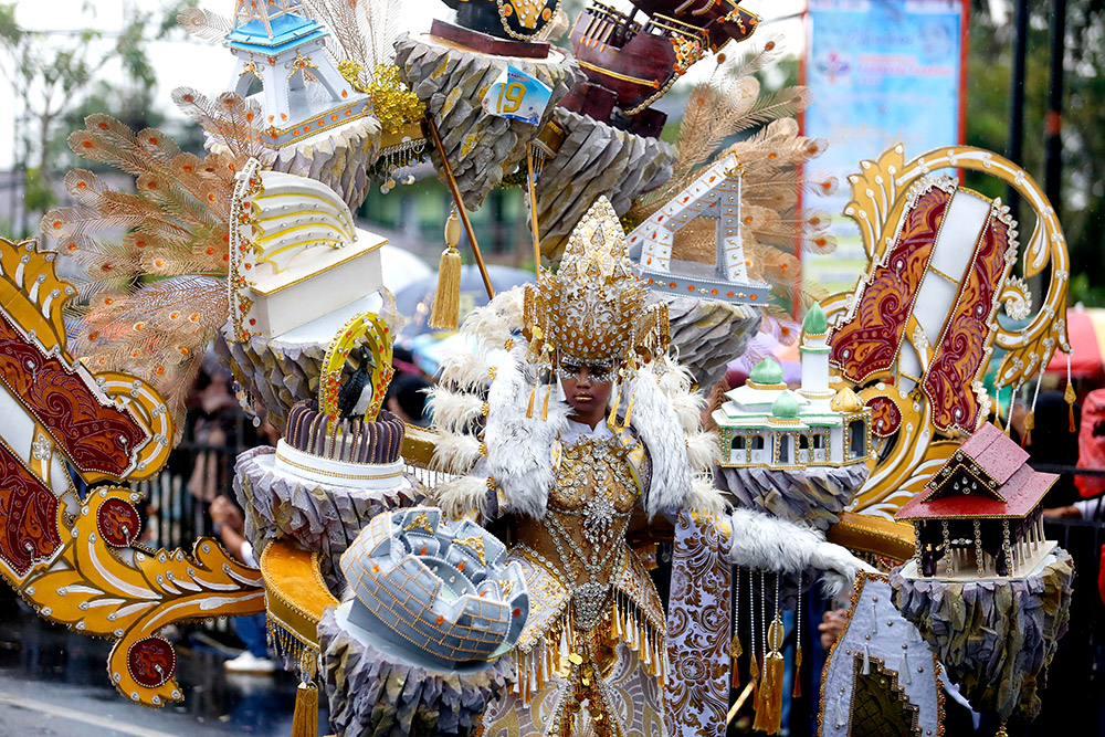 Gorontalo Karnaval Karawo 2025 Tampilkan Pesona Sulaman Khas Nusantara