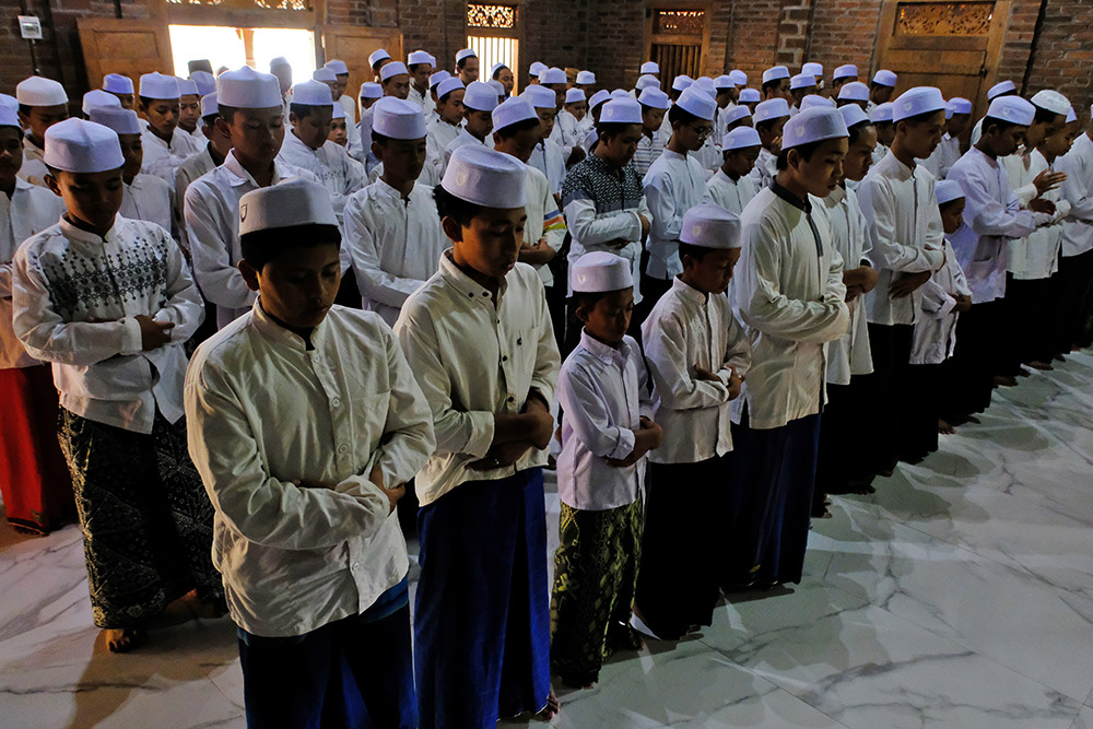 Ratusan Santri di Temanggung Gelar Shalat Ghaib dan Doa Bersama Atas ...