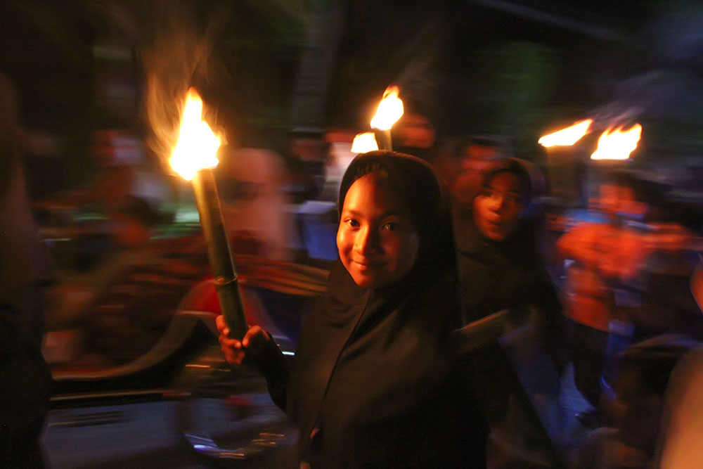 Gema Takbir dan Pawai Obor Semarakkan Malam Iduladha di Berbagai Daerah