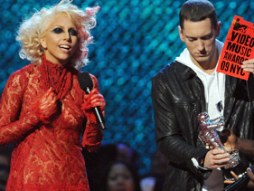 Lady Gaga dan Eminem Buka Pertunjukan YouTube Music Award
