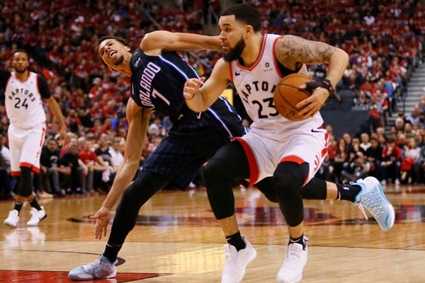 Hasil Playoff Basket NBA, Magic Jungkalkan Raptors 104 - 101