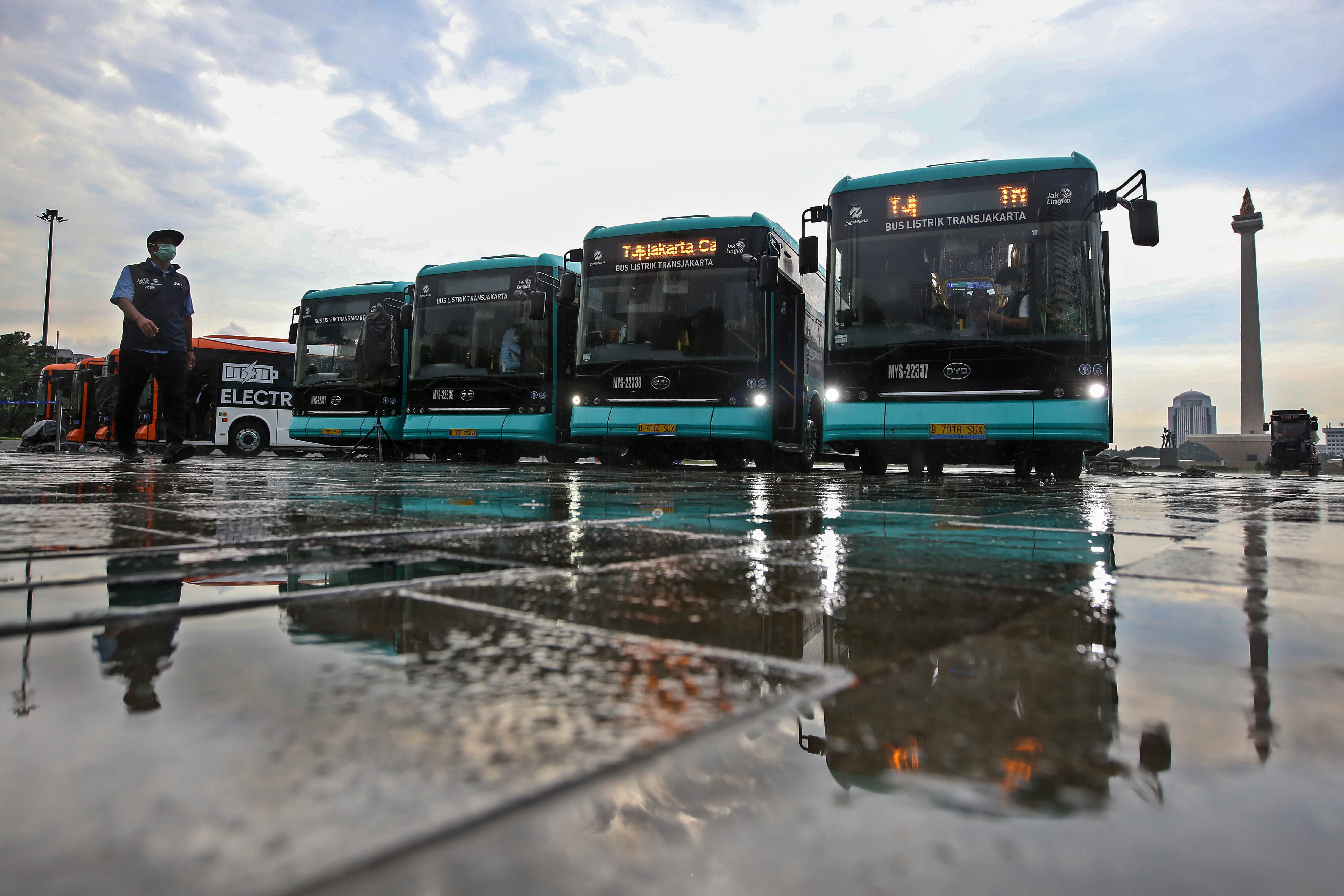 Ambisi Trans Jakarta Menjalarkan Bus Setrum ke Berbagai Kota