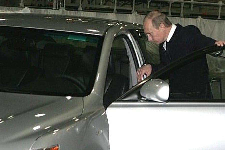 Pabrikan Mobil Setop Produksi, Rusia Desain Ulang Strategi