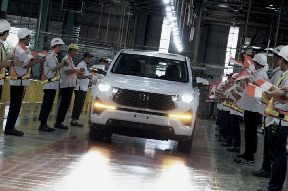 Tenaga Baru Kijang Innova Zenix Hibrida