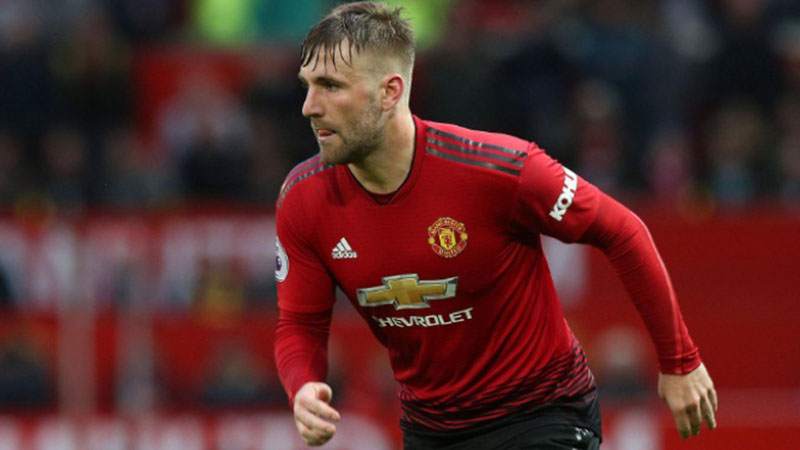 Ten Hag Pasang Luke Shaw Jadi Bek Tengah, Nasib Maguire Semakin Nelangsa