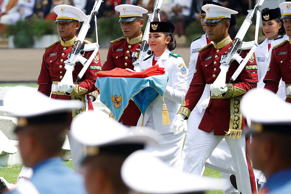 Profil Bianca Alessia Christabella Lantang, Pengibar Bendera Merah ...