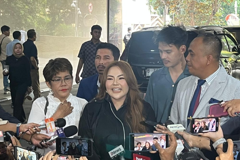 KPK Usut Pengakuan Lisa Mariana soal Uang dari Ridwan Kamil di Kasus BJB