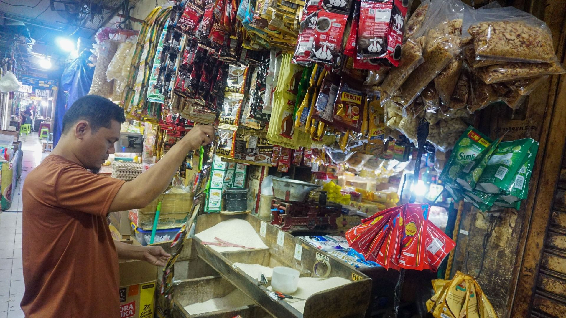 Menanti Langkah Pemerintah Selamatkan UMKM di Tengah Gurita Ritel Raksasa