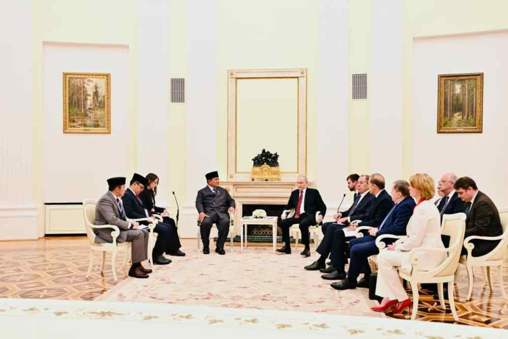 Putin Sampaikan Duka atas Banjir Sumatra Saat Bertemu Prabowo di Rusia