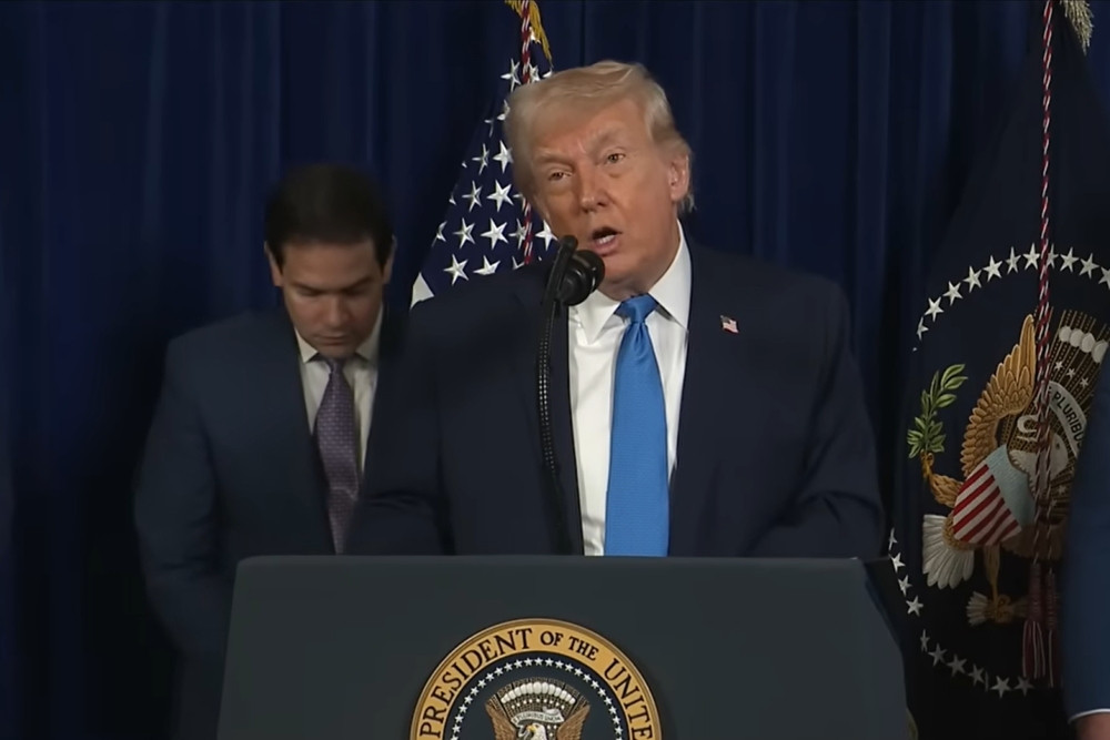 Tensi AS-Iran Memanas, Trump Klaim Teheran Pilih Negosiasi