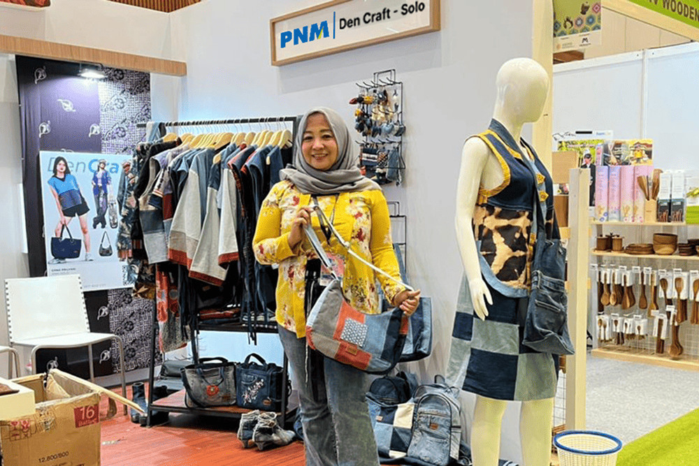 Erna Sukses Bersama PNM Mekaar, Dari Jeans Bekas ke Pameran Nasional