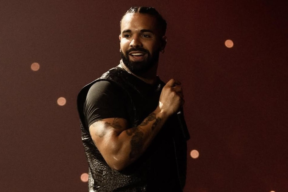 Comeback Drake Jadi Kejutan Besar, Rilis Tiga Proyek Album Sekaligus