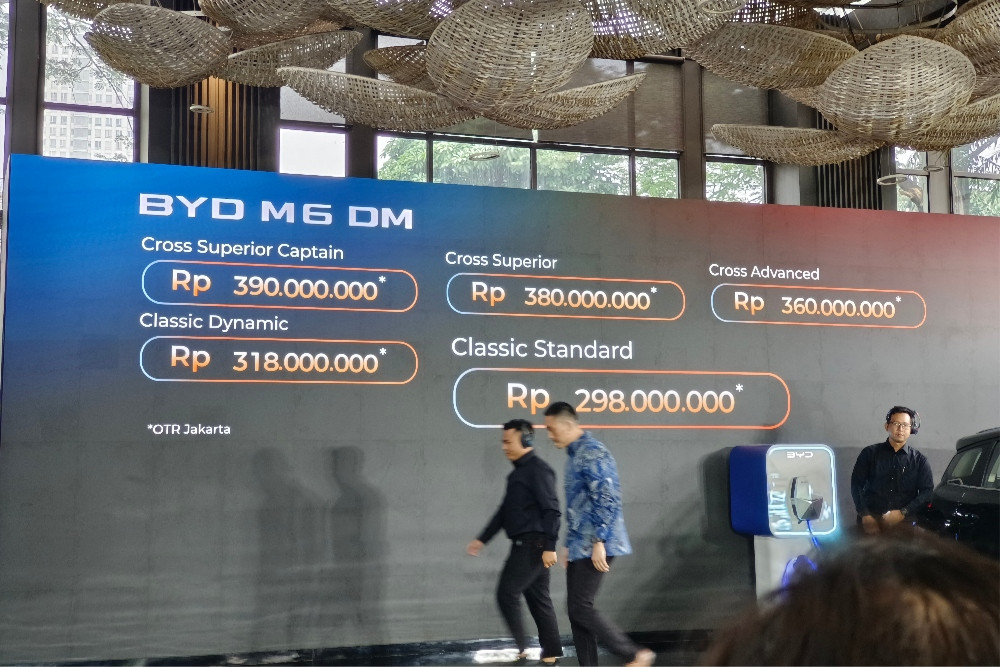 Harga BYD M6 DM Resmi Diumumkan, Mulai Rp298 Juta