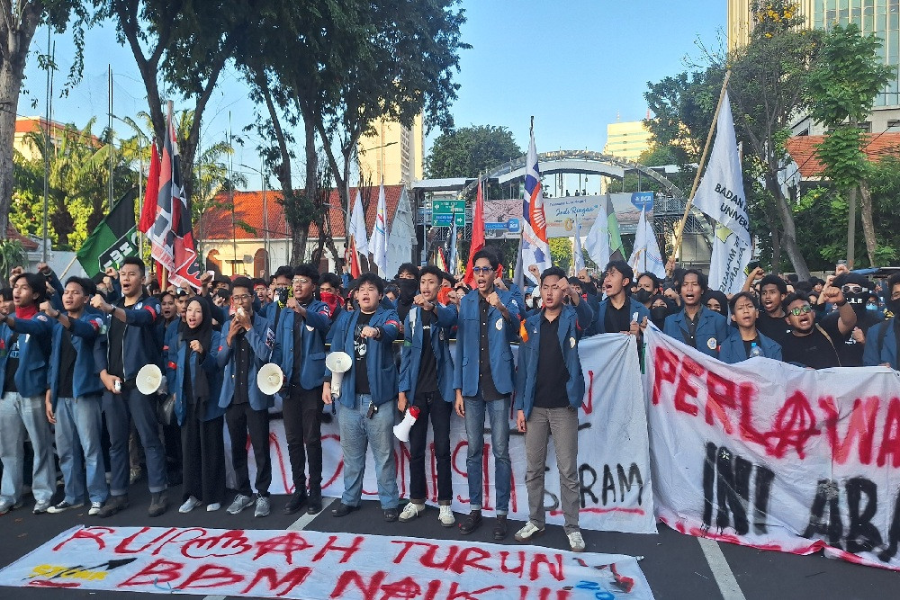 Kritik Pernyataan Mensesneg, BEM Unair Sebut Pemerintah Pesimistis dan ...