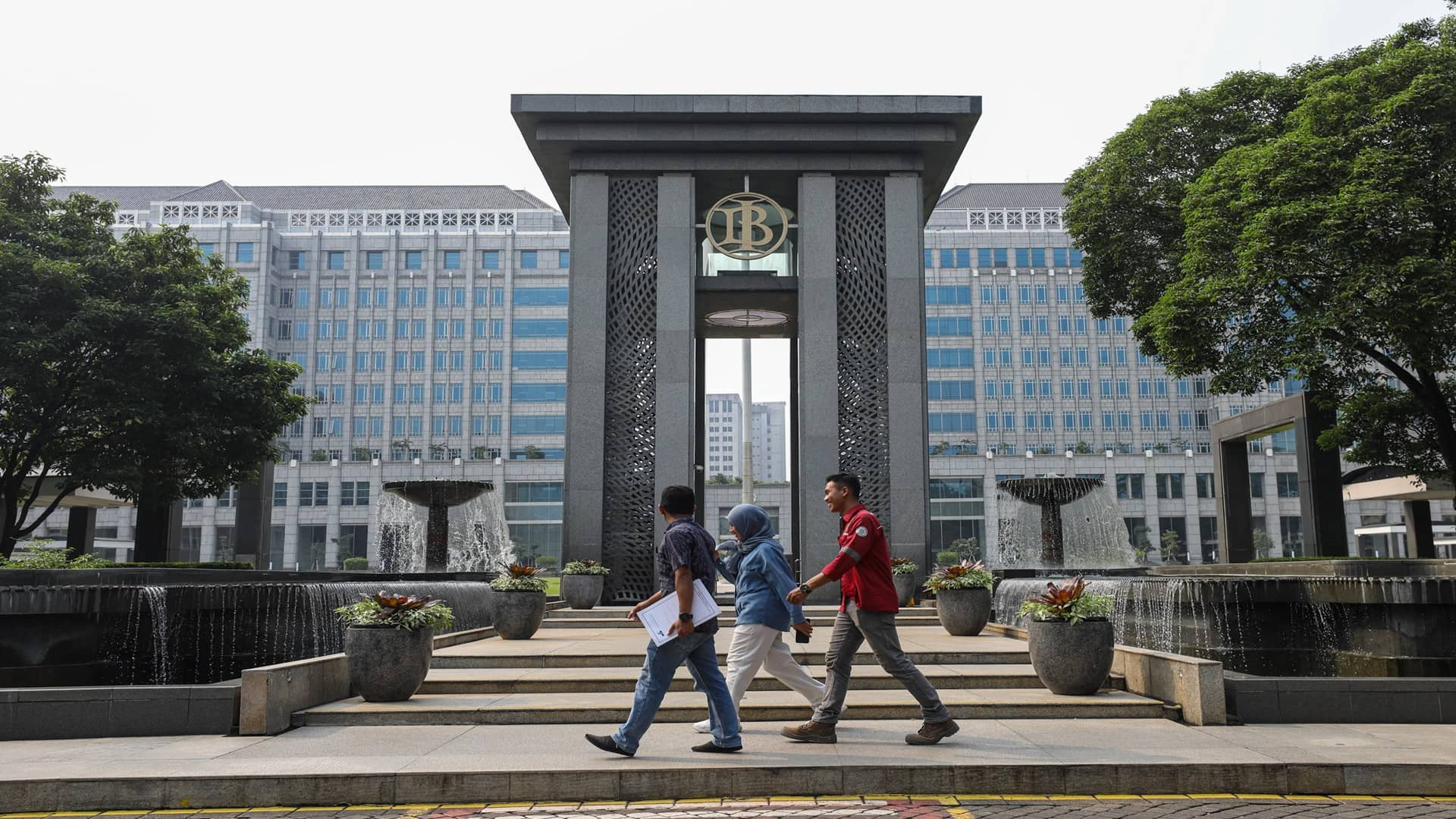 Dilema Himbara saat BI Rate Naik: Tahan Bunga Kredit vs Jaga Profit