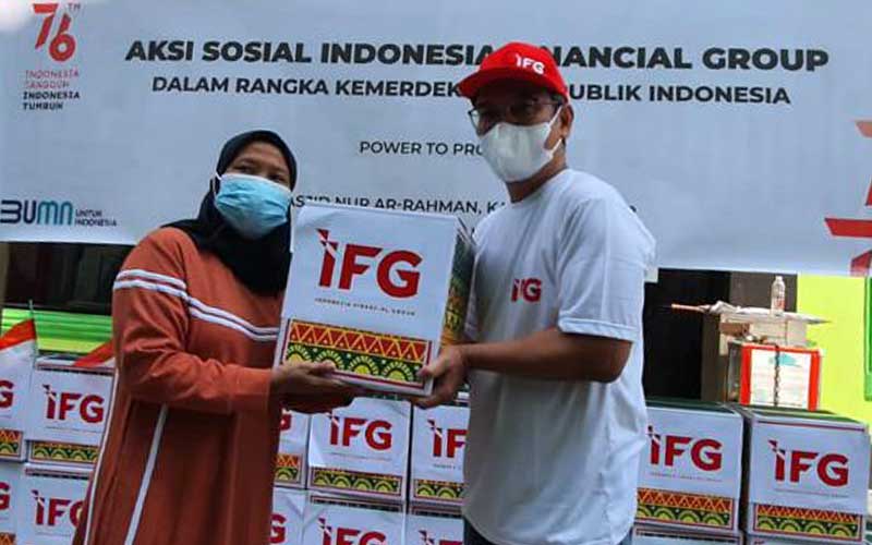 Peringati HUT RI ke 76, IFG Bagikan 100 Paket Sembako di Kampung Nelayan
