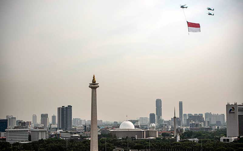 Trimatra Flight Terbang Melintasi Langit Jakarta - Bisnis.com