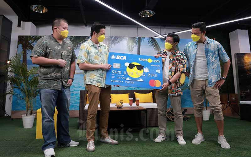 Tiket.com Bersama BCA Luncurkan Kartu Kredit - Bisnis.com
