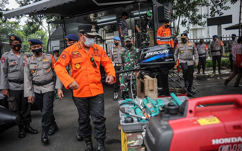 TNI, Polri, BPBD dan SAR Gelar Apel Gabungan Untuk Meningkatkan Kesiapsiagaan Bencana - Bisnis.com