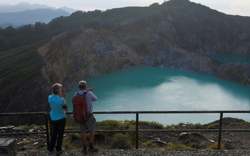Pesona Keindahan Danau Kelimutu di Kawasan Taman Nasional Kalimutu ...