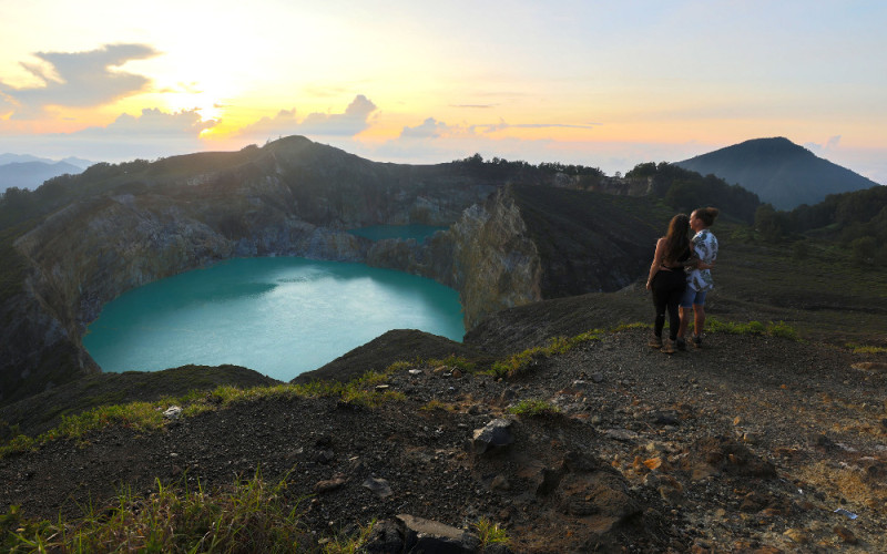 Pesona Keindahan Danau Kelimutu di Kawasan Taman Nasional Kalimutu ...