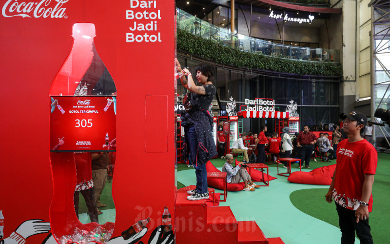 Coca-Cola Luncurkan Kemasan Botol Plastik RPET Coca-Cola Luncurkan Kemasan Botol Plastik RPET
