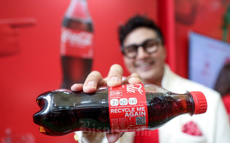 Coca-Cola Luncurkan Kemasan Botol Plastik RPET Coca-Cola Luncurkan Kemasan Botol Plastik RPET