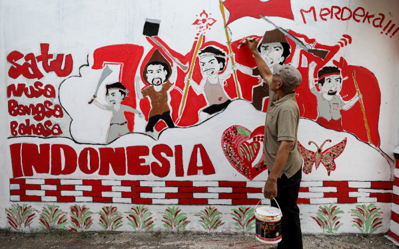 Sambut Kemerdekaan, Warga di Jakarta Membuat Mural di Jalanan