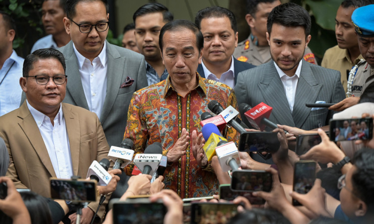 Jokowi Laporkan Tuduhan Ijazah Palsu ke Polda Metro Jaya Jokowi Laporkan Tuduhan Ijazah Palsu ke Polda Metro Jaya
