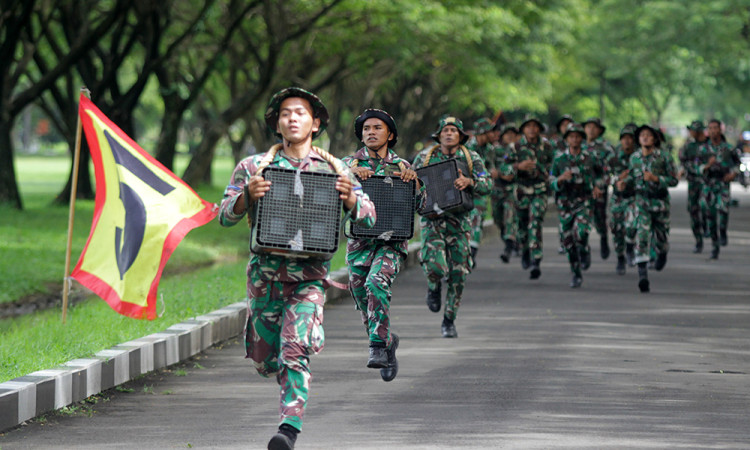 Estafet Militer Uji Ketahanan Marinir
