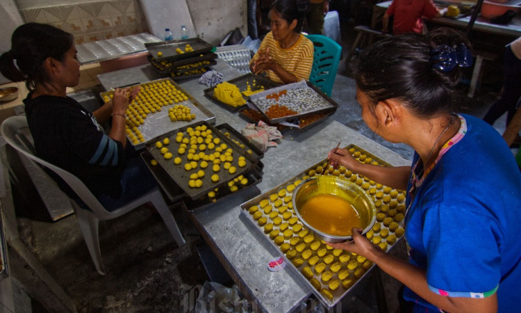 Kue Kering Legendaris 60 Tahun Ini Produksi 5 Ton per Hari Jelang Lebaran