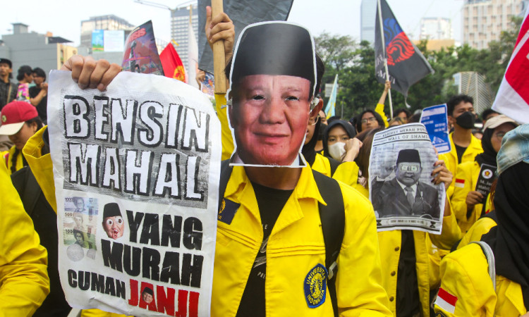 Mahasiswa UI Gelar Aksi di Jakarta, Soroti APBN, Harga BBM hingga ...