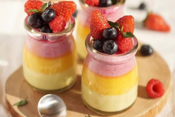 Resep Rainbow Pudding dari Es Krim untuk Si Kecil