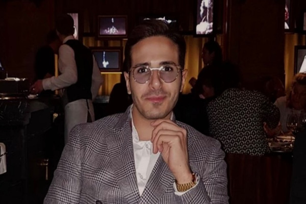 6 Fakta Simon Leviev Sosok Penipu di Film The Tinder Swindler